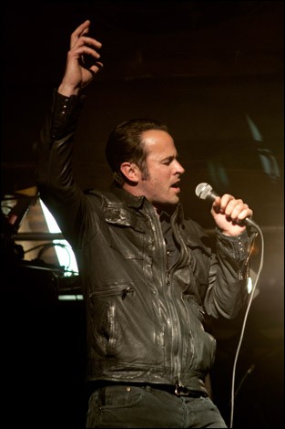 Memphis Flyer | Memphis Beat, Pilot Episode