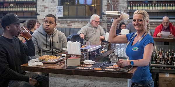 Memphis Flyer | Slide on In: A Visit to the Downtown Slider Inn