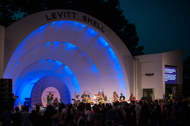 Memphis Flyer | Street Style – Keeping Cool at the Levitt Shell